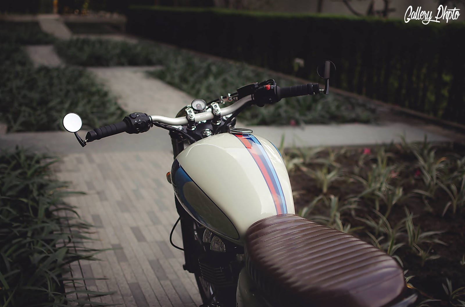 BRAT‬ Tracker - RocketGarage - Cafe Racer Magazine