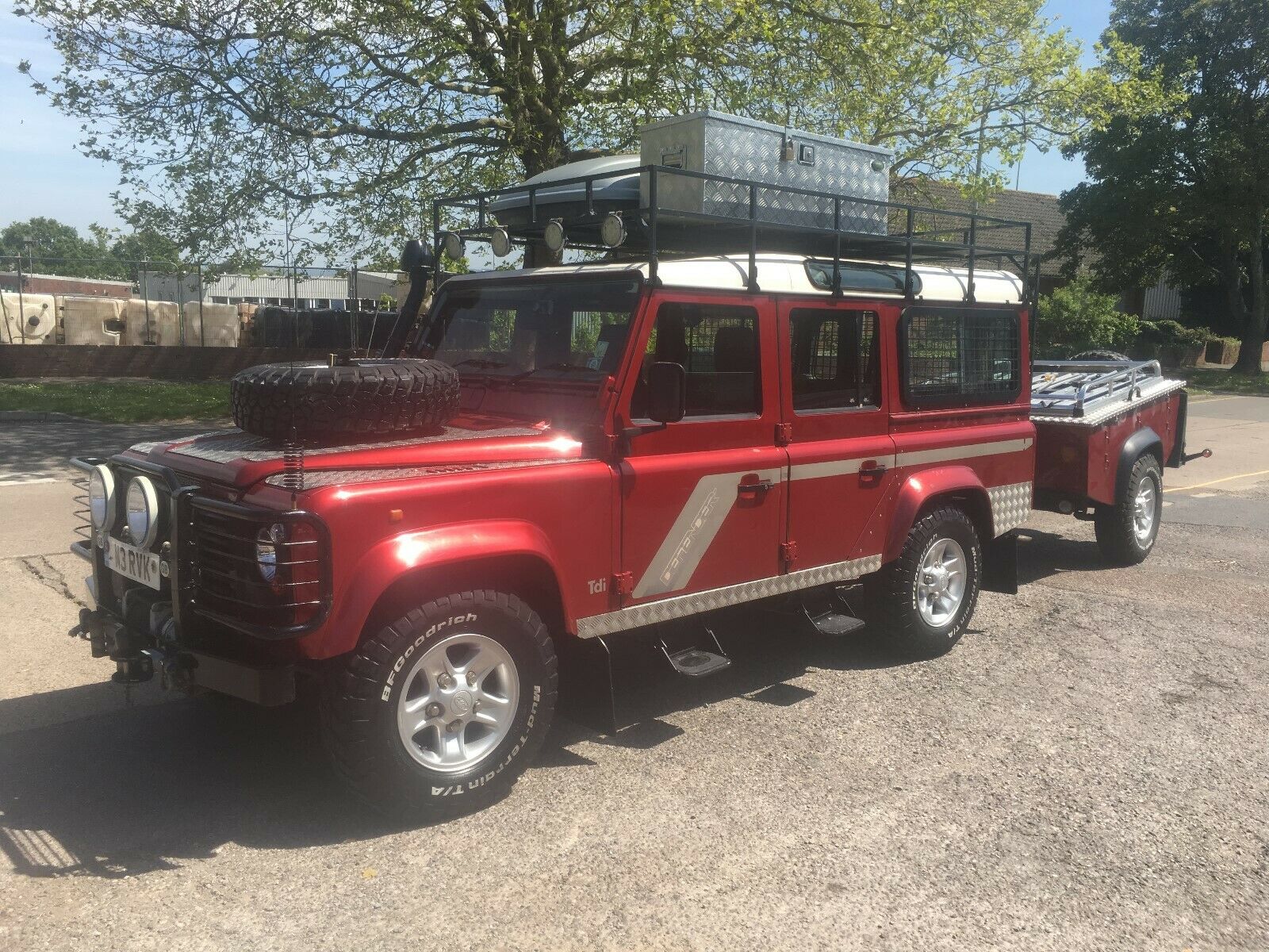 Landrover Defender: 110 DEFENDER COUNTY SW TDI 12 SEATER HUGE FOLDER OF ...