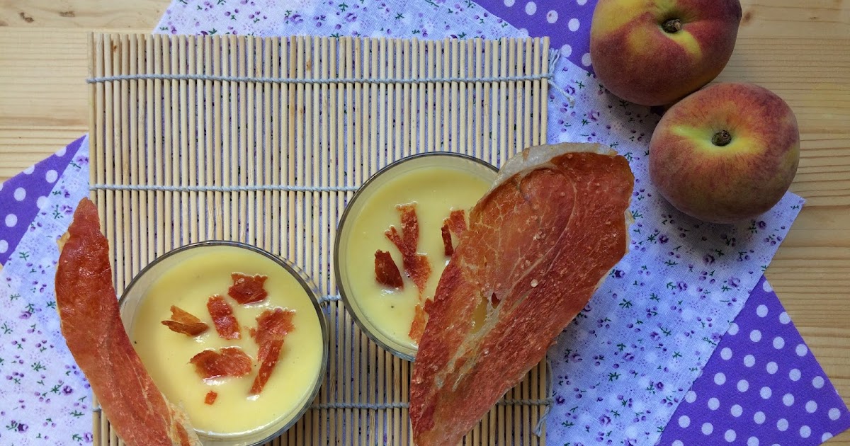 Crema templada de melocotón con crujiente de jamón
