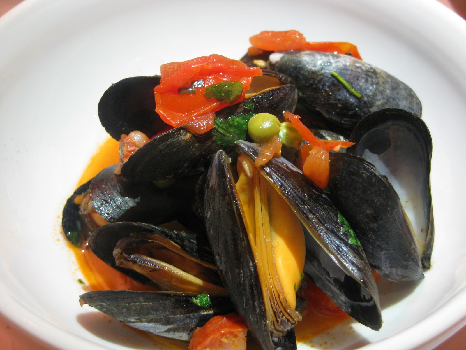 Food and Biscuits: Saturday night Moules et Frites (recipe alert)