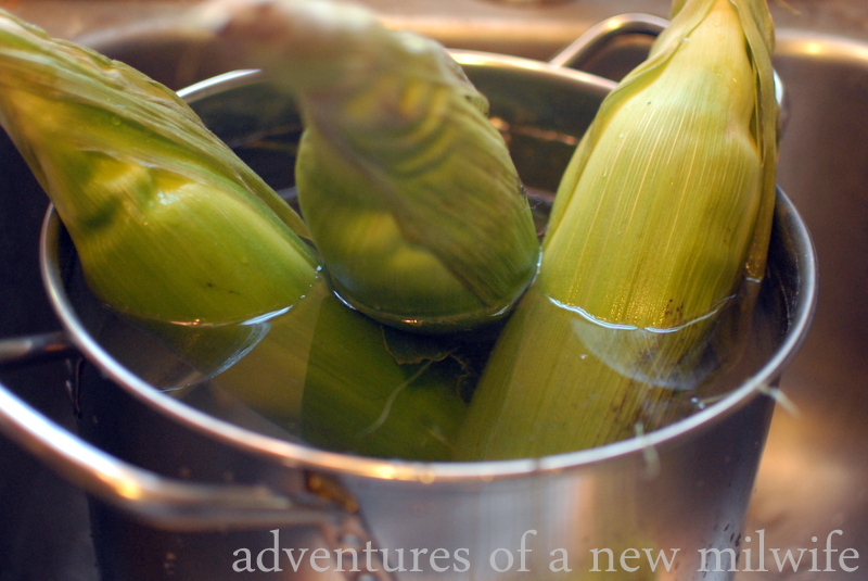 Adventures Of A New MilWife: How To: Grilling Corn on the Cob