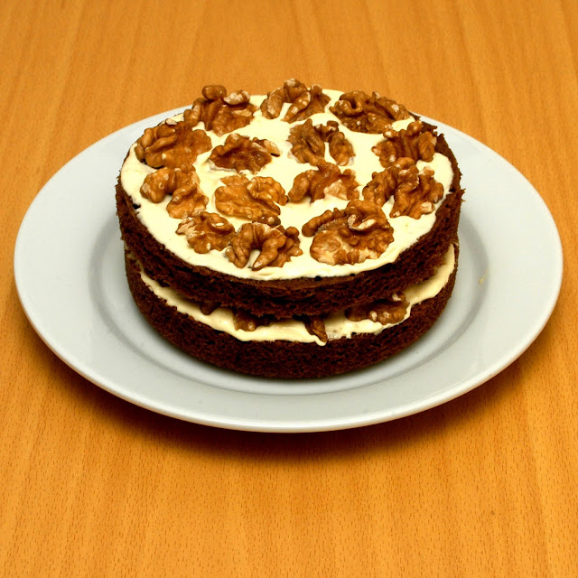 The Low Carb Diabetic: Coffee and Walnut Sponge Cake : Low Carb