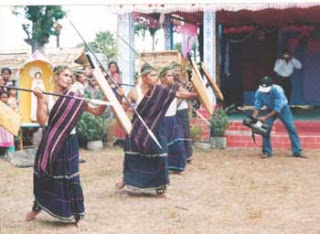 Kehidupan Adonara: Tarian Adat Adonara Flores Timur