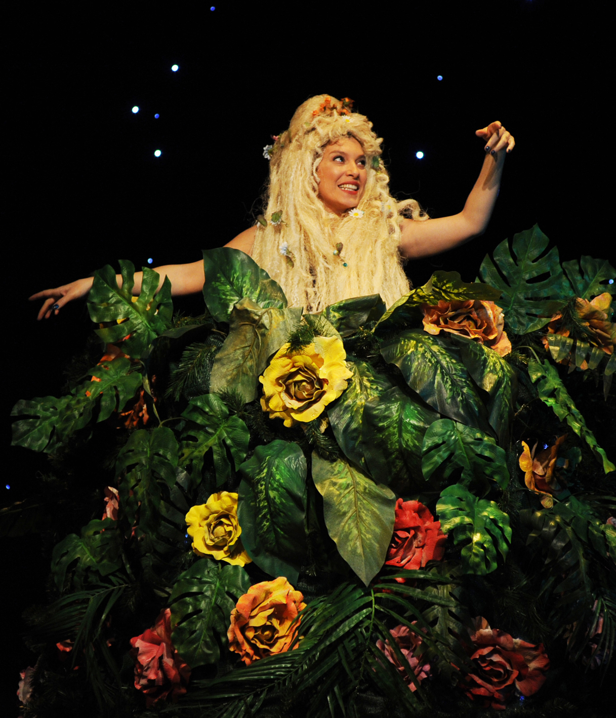 culturelovers: Η απάντηση στον Caveman- «Cavewoman» με την Σύλβια Δελικούρα