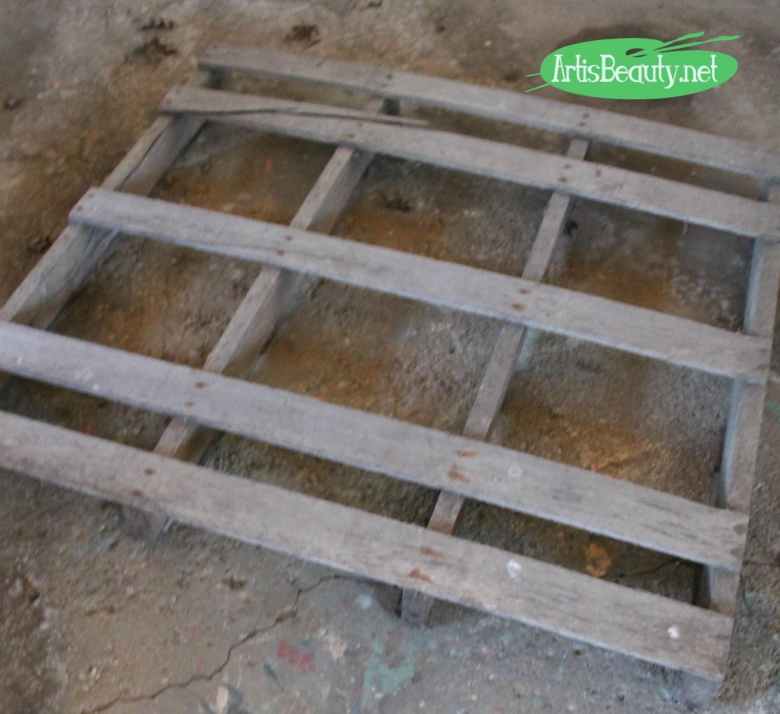 ART IS BEAUTY: DIY French Wine and Wine glass carrier made from Pallets.