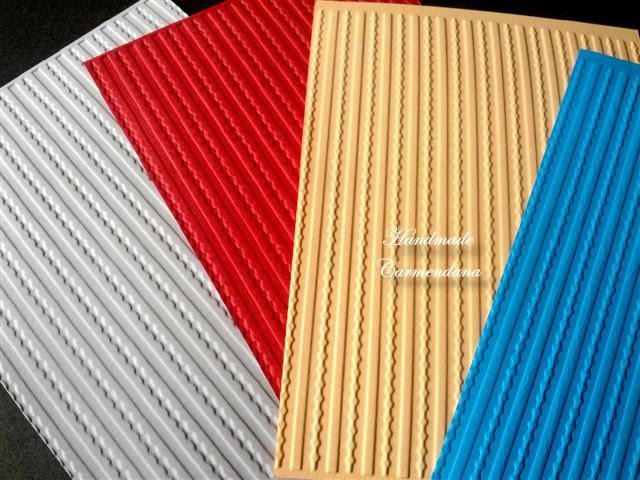 Felicitari handmade (realizate manual): Carton embosat