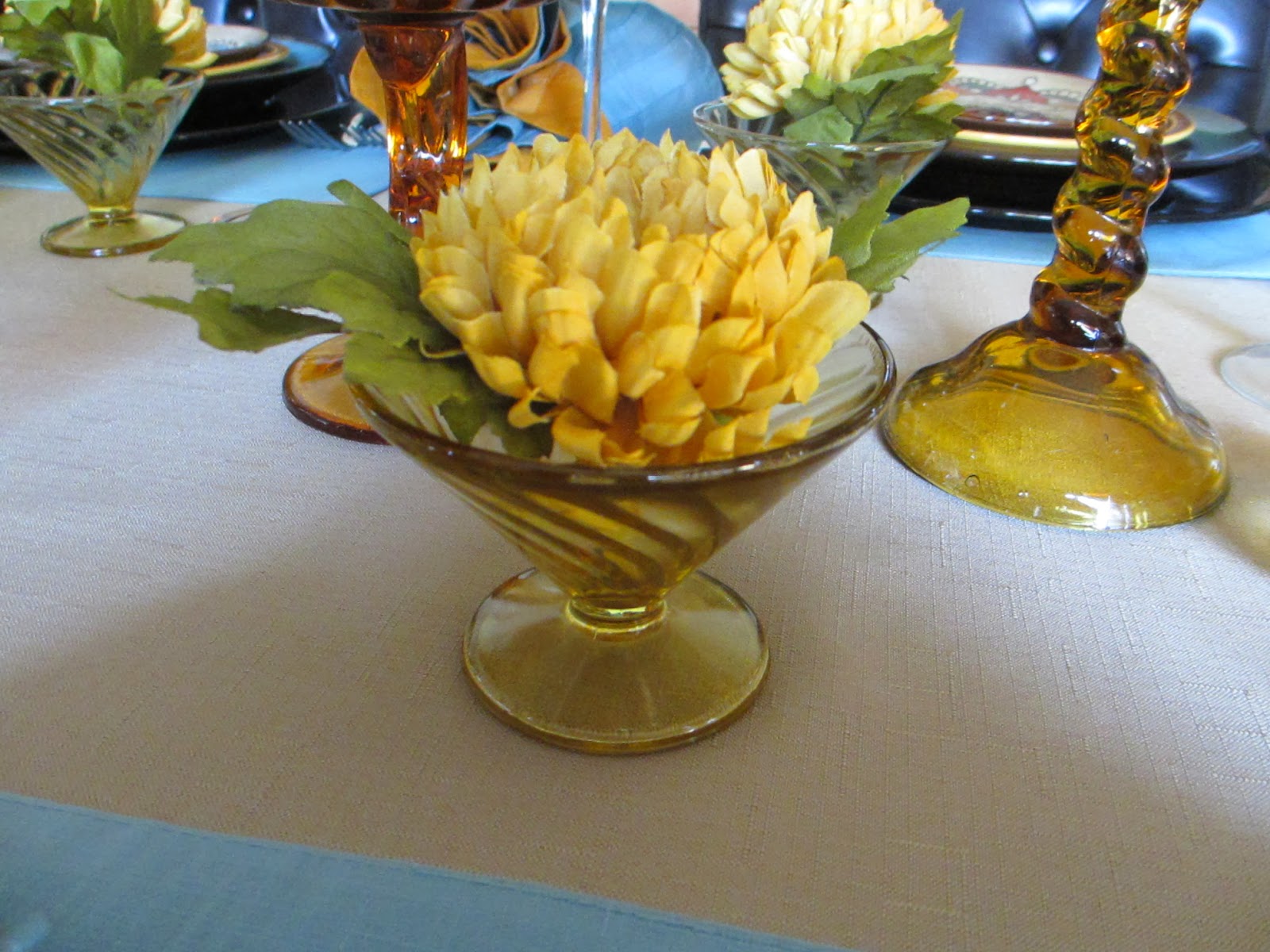 The Welcomed Guest: Another Amber Tablescape