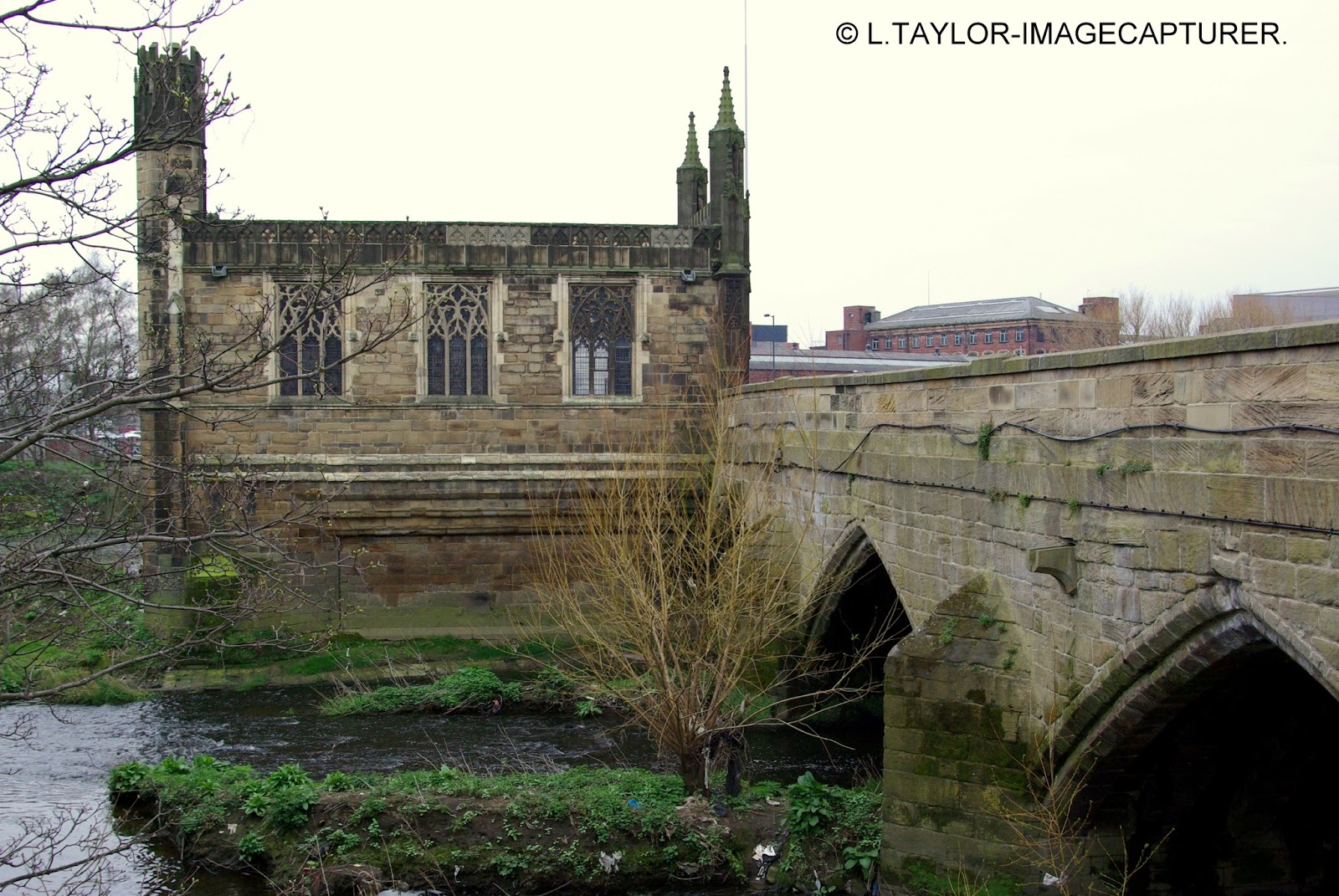 IMAGECAPTURER.: WAKEFIELD BRIDGE and CHANTRY CHAPEL.