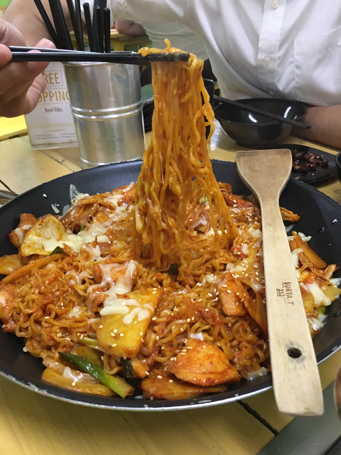 Makan Indomie ala Korea - Enthusiast Storyteller