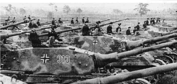 World War II in Pictures: King Tiger II, Lord of the Battlefield