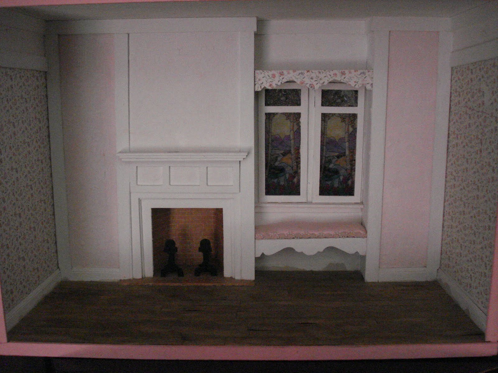 Custom Styled Dollhouse Kits: Greenleaf Dollhouse Barbie 2" scale Roombox
