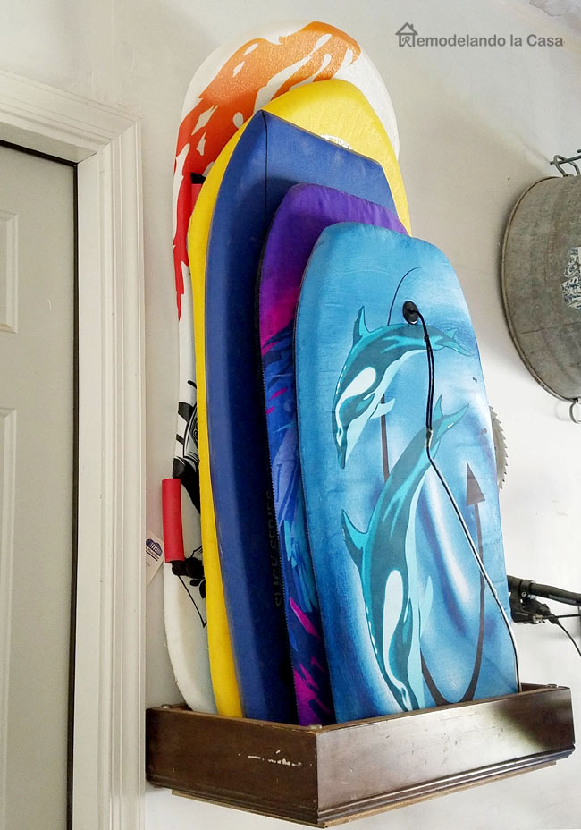 Garage Organization - Snow & Boogie Board Storage - Remodelando la Casa