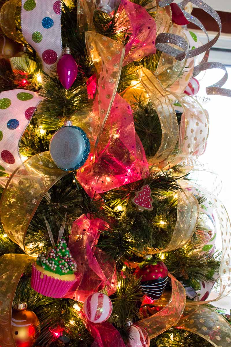 4 Steps to Decorate a *Decked Out* Themed Christmas Tree (on a budget ...