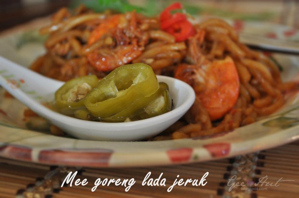 GeeHut: Mee goreng biasa-biasa...