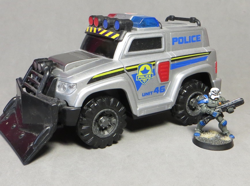 Magpie and Old Lead: Adeptus Arbites APC