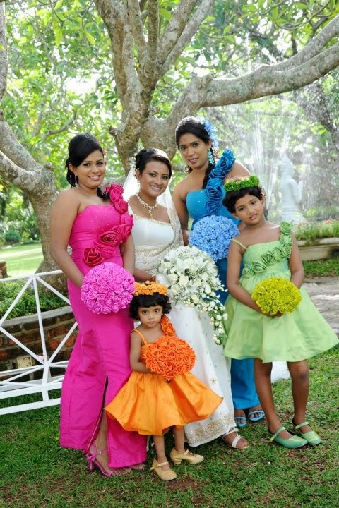 Sri Lankan x girls: Sri Lanka flower girls
