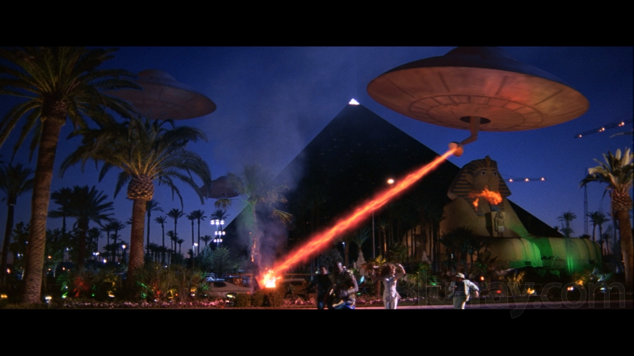 Baker's Log: Oddball Film Report: MARS ATTACKS! (1996 - color)