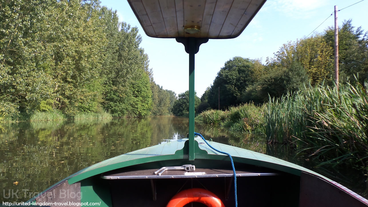 Day Picnic on a Boat | Lee Valley Country Park | Lee Valley Boat Centre ...