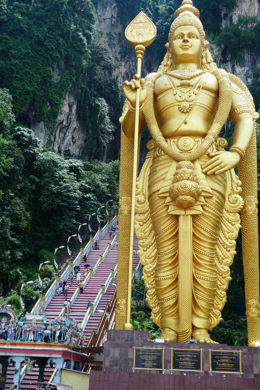 Rean Hacosta Blog: The Grandeur of Murugan Temple
