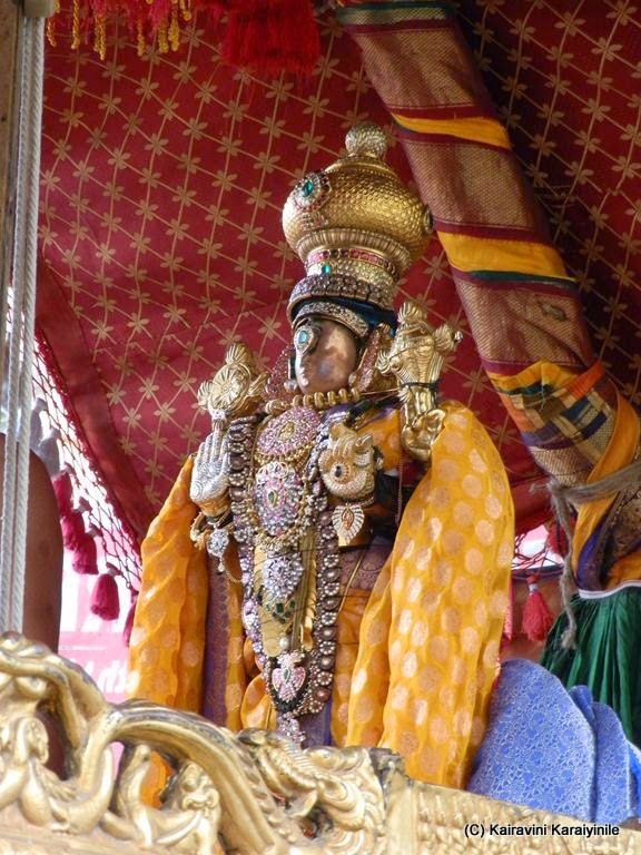 Kairavini karaiyinile - திரு அல்லிக்கேணி குளக்கரையோரம்: Sri Narasimhar ...