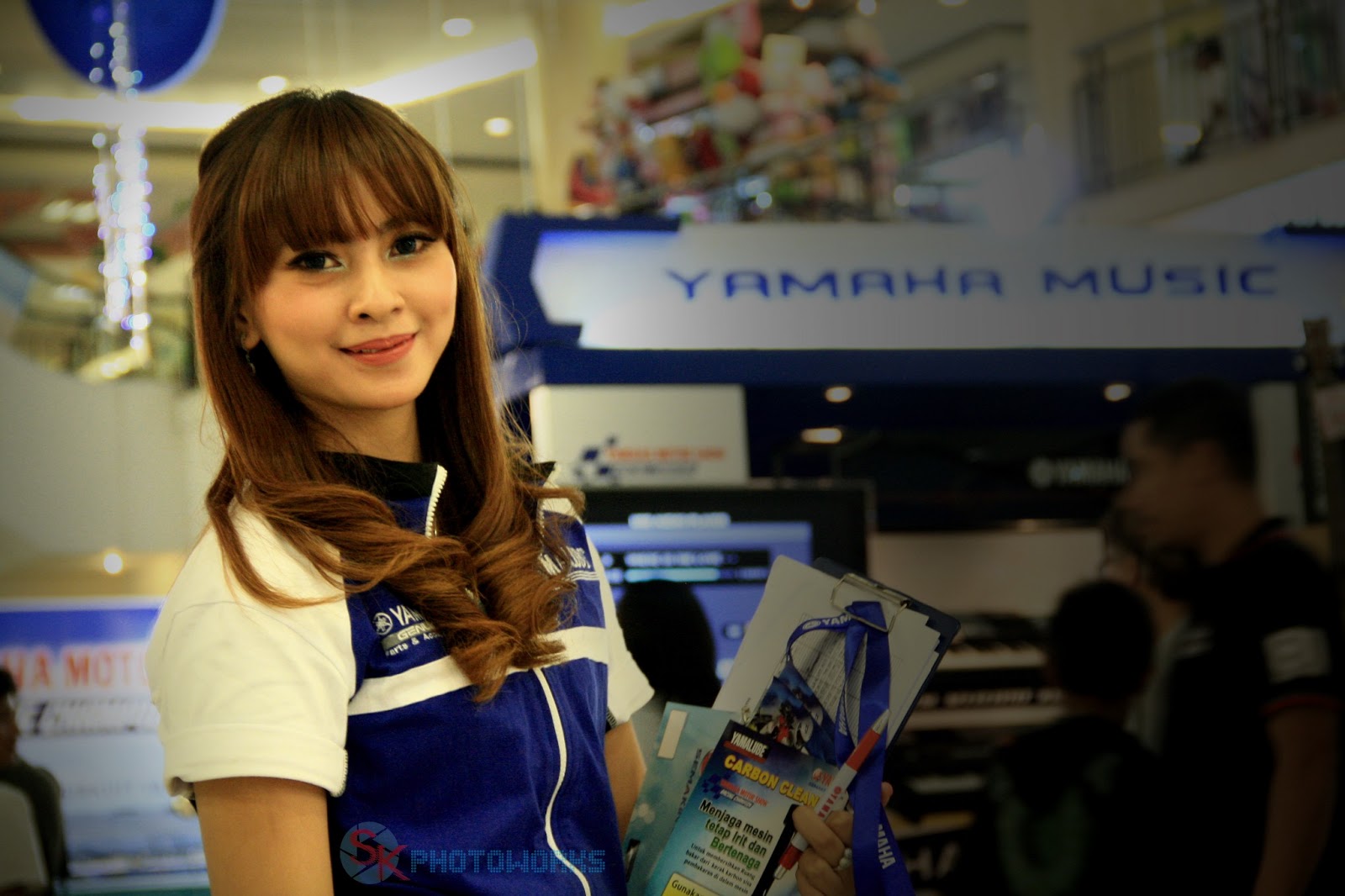 ] Sales Promotion Girl [ 2 | Silvester Kuncara