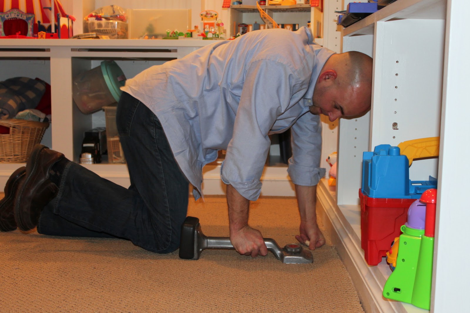 HOUSEography: Reattaching the Carpet