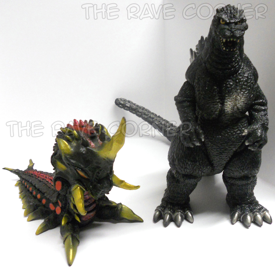 The Rave Corner: Bandai: Battra (Larva) Standard 8" Release Review