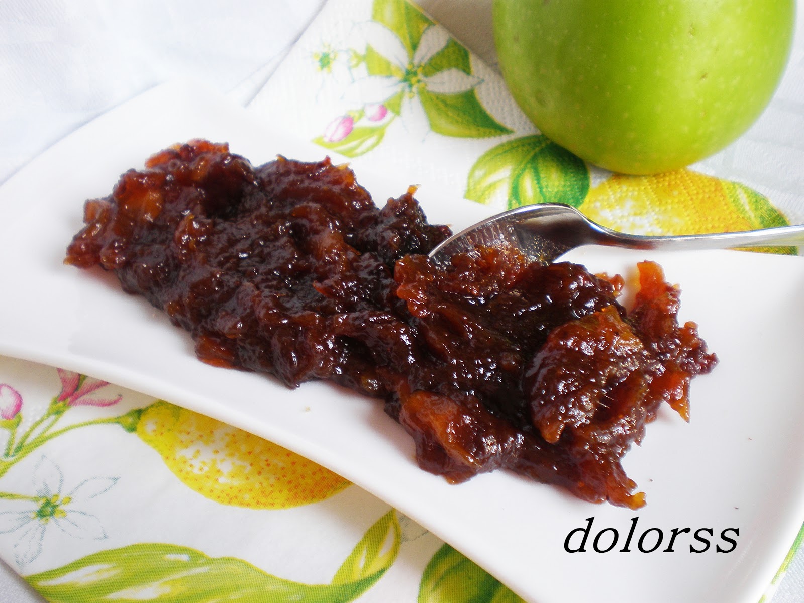 Blog de cuina de la dolorss: Chutney de manzanas, orejones y pasas