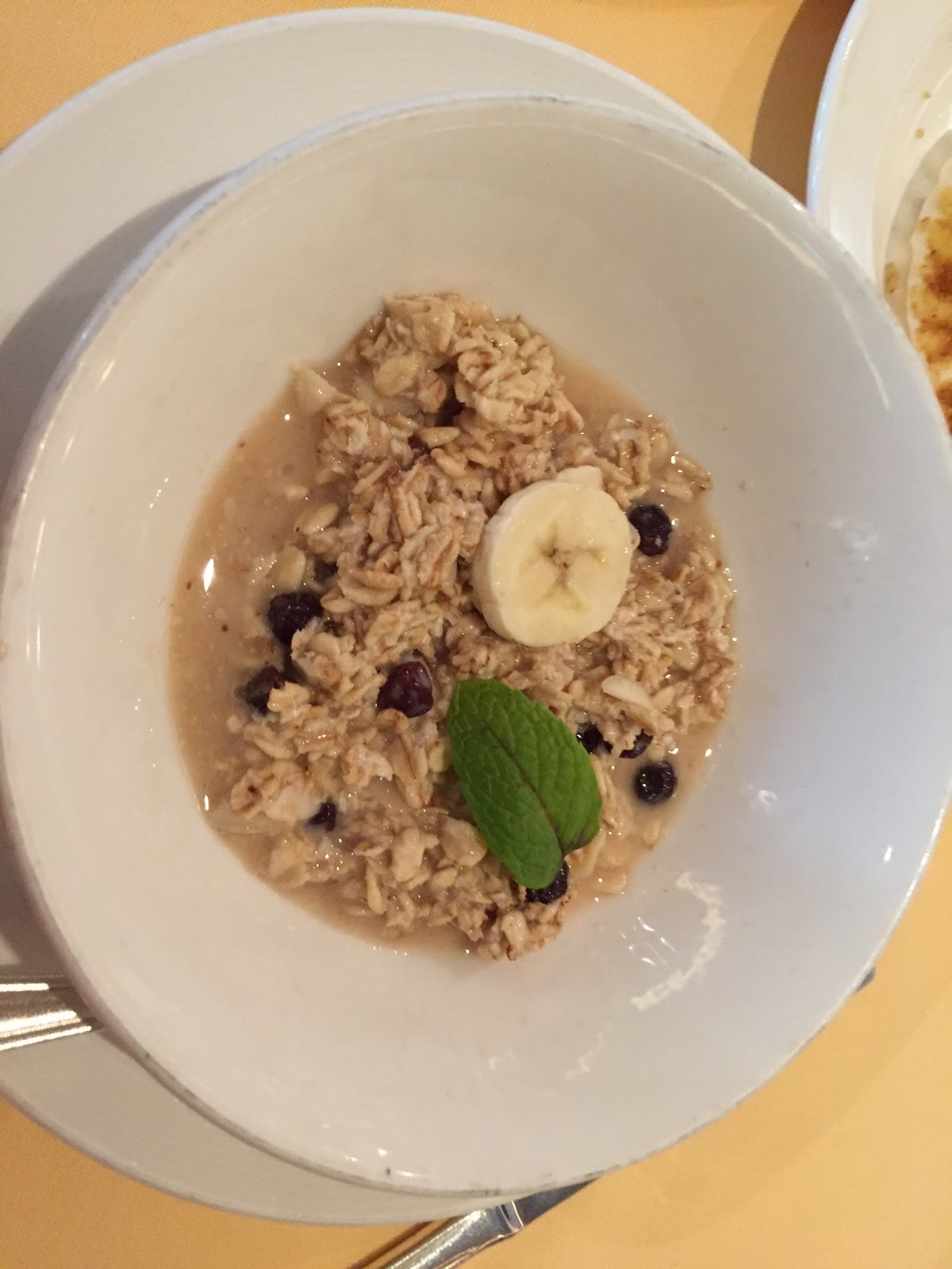 CRUISE LIKE A DAVIS : A Seafood Feast for a Princess