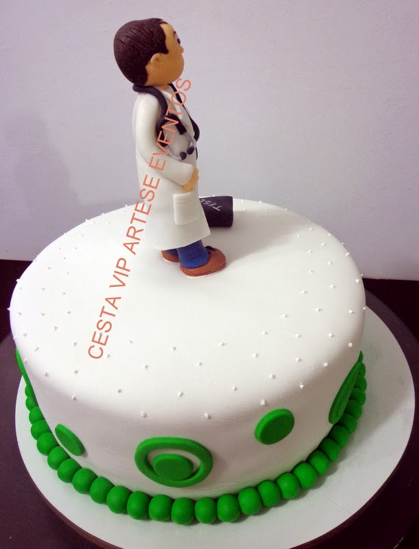CESTA VIP ARTES E EVENTOS: BOLO DECORADO ESTUDANTE DE MEDICINA