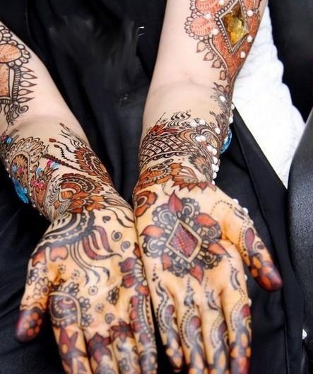 MEHNDI DESIGN: Stone Studded Mehndi Design for Bridals
