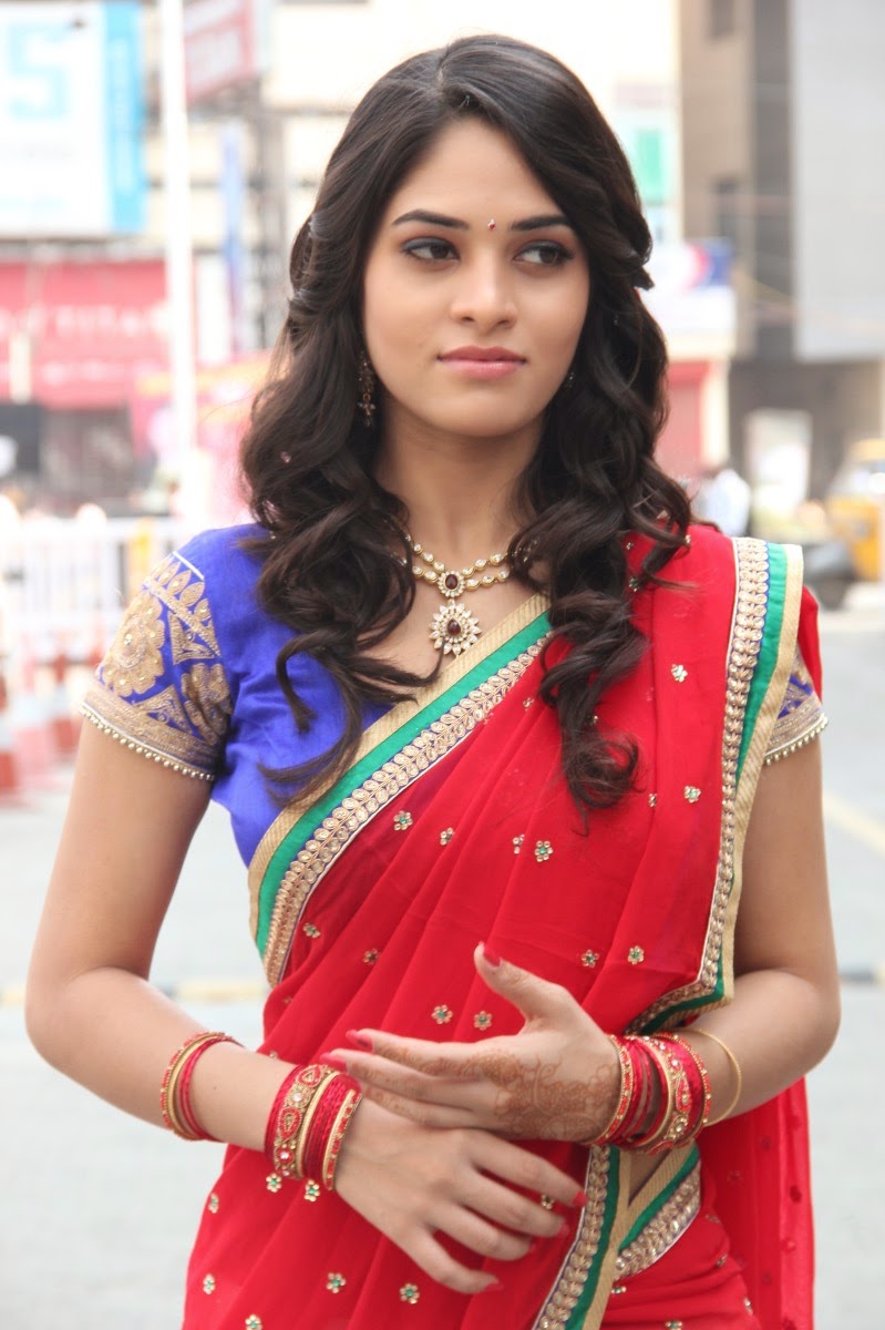 Actress Saniya in Red Saree stills | Spicy Photo Gallery and Latest ...