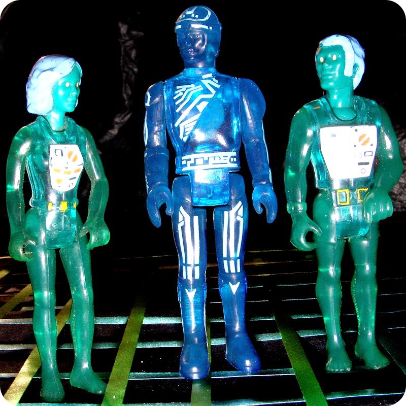 Misfit Robot Daydream: Tron 20th Anniversary Retro Action Figures ...