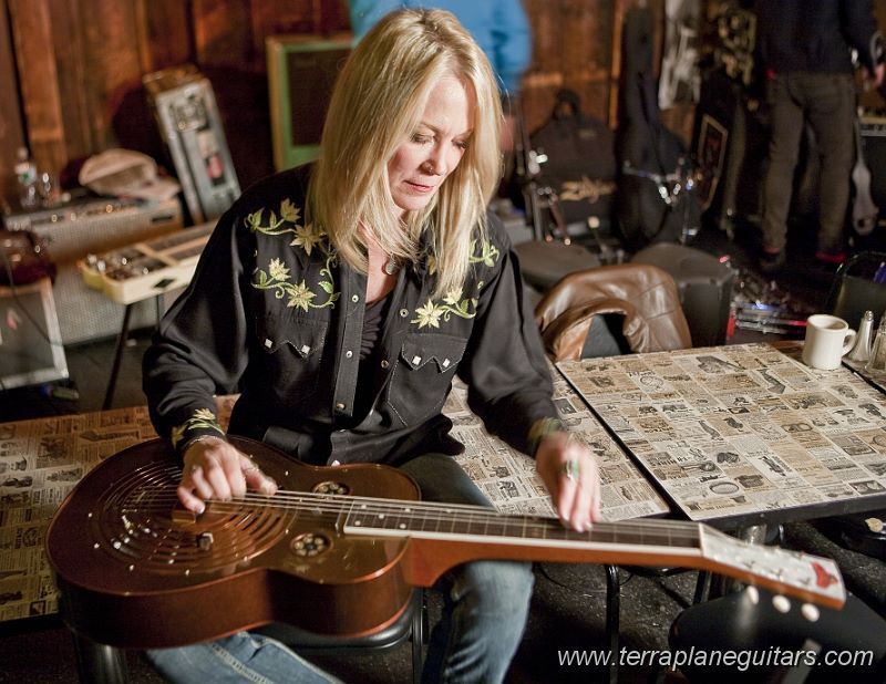Cindy Cashdollar: 5 Time Grammy Award Winner set for Iridium Jazz Club