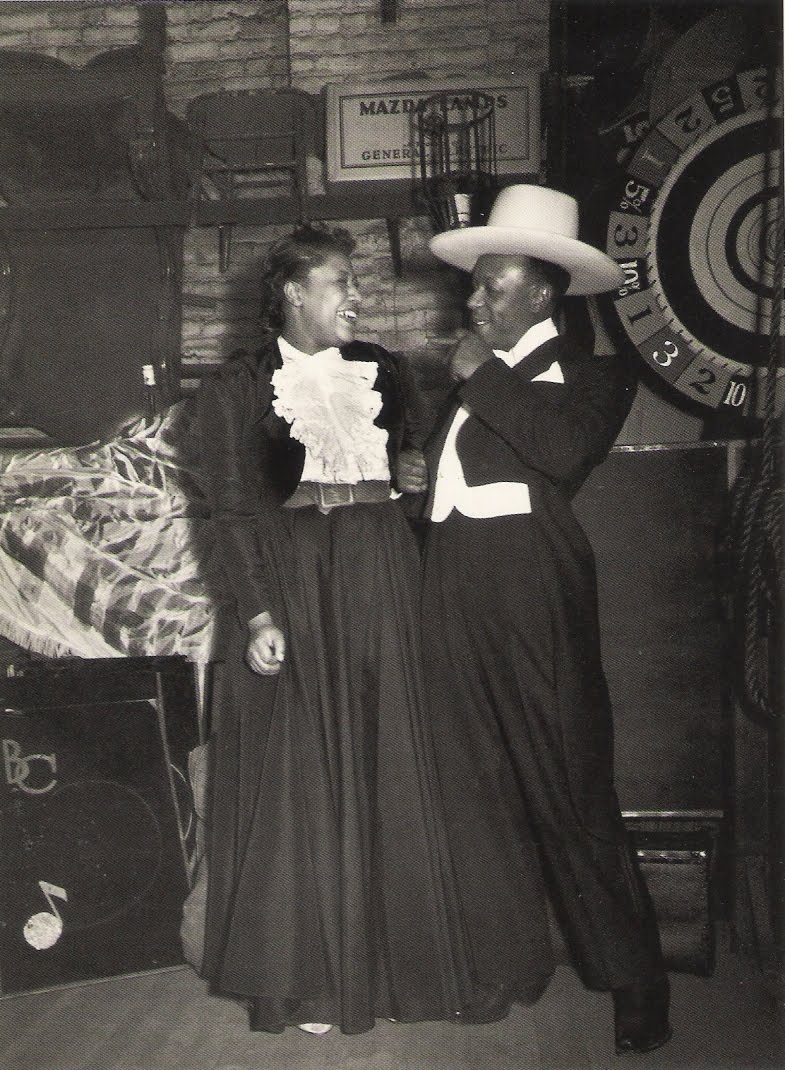 OLTRE IL MURO: ARTE e FOTOGRAFIA: JOHN PHILLIPS | PHOTOGRAPHER