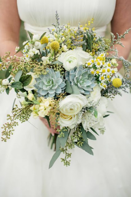 Making your own rustic Flower Bouquet | Glamour Coastal Living