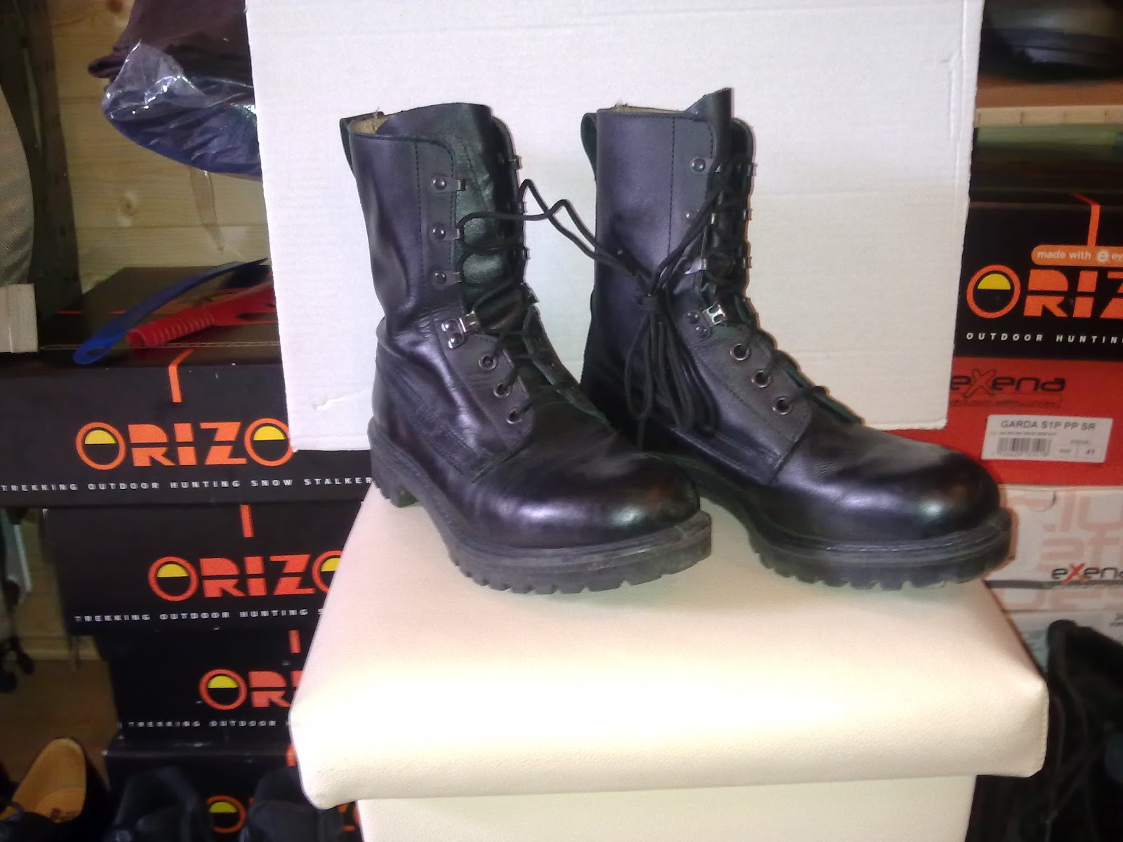 EdvyAti: katonai bakancsok