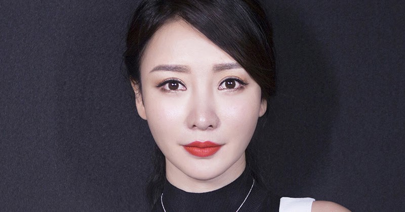 China Entertainment News: Liu Yan poses for photo shoot