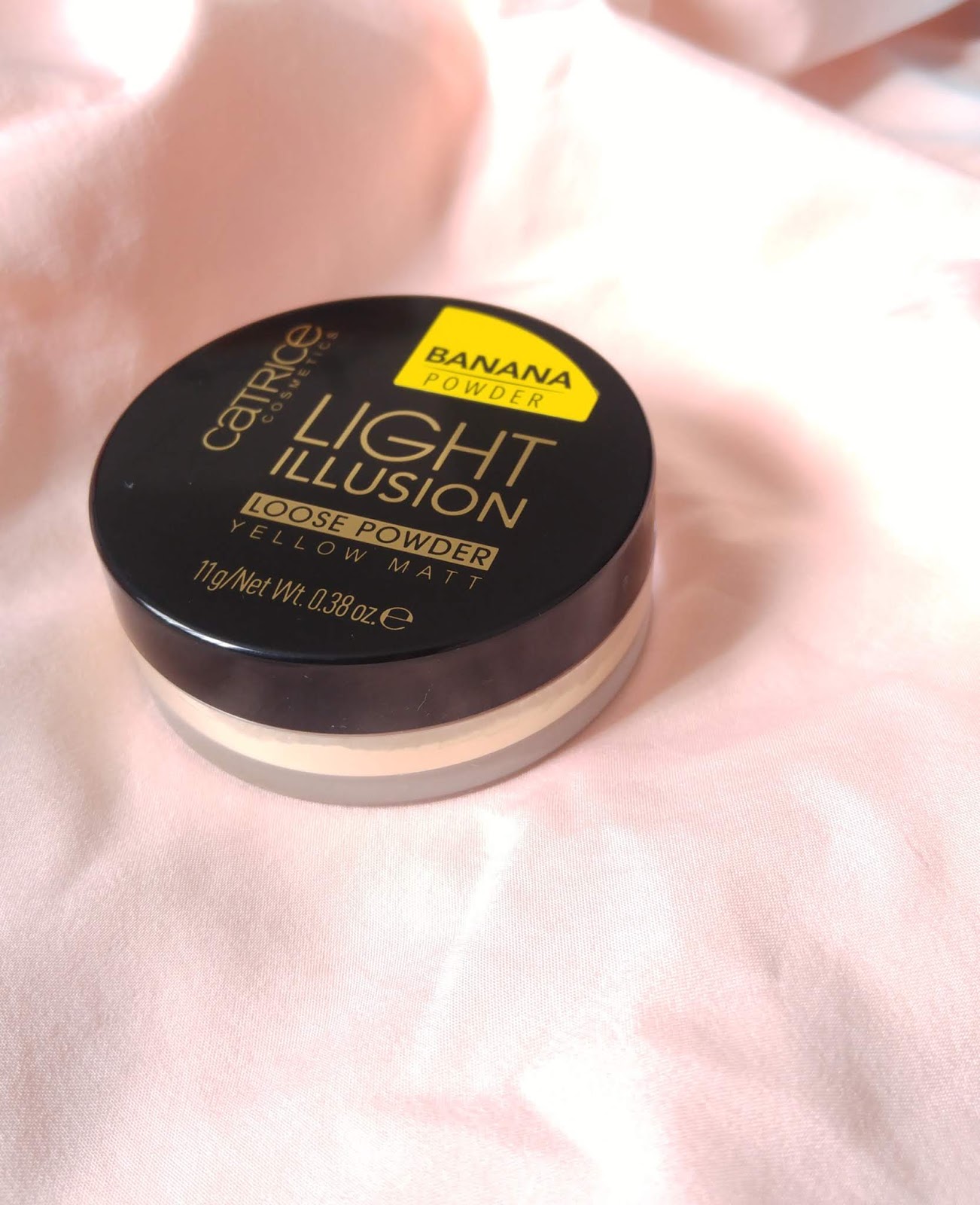 Catrice: Light Illusion Loose Powder - Purple Spark