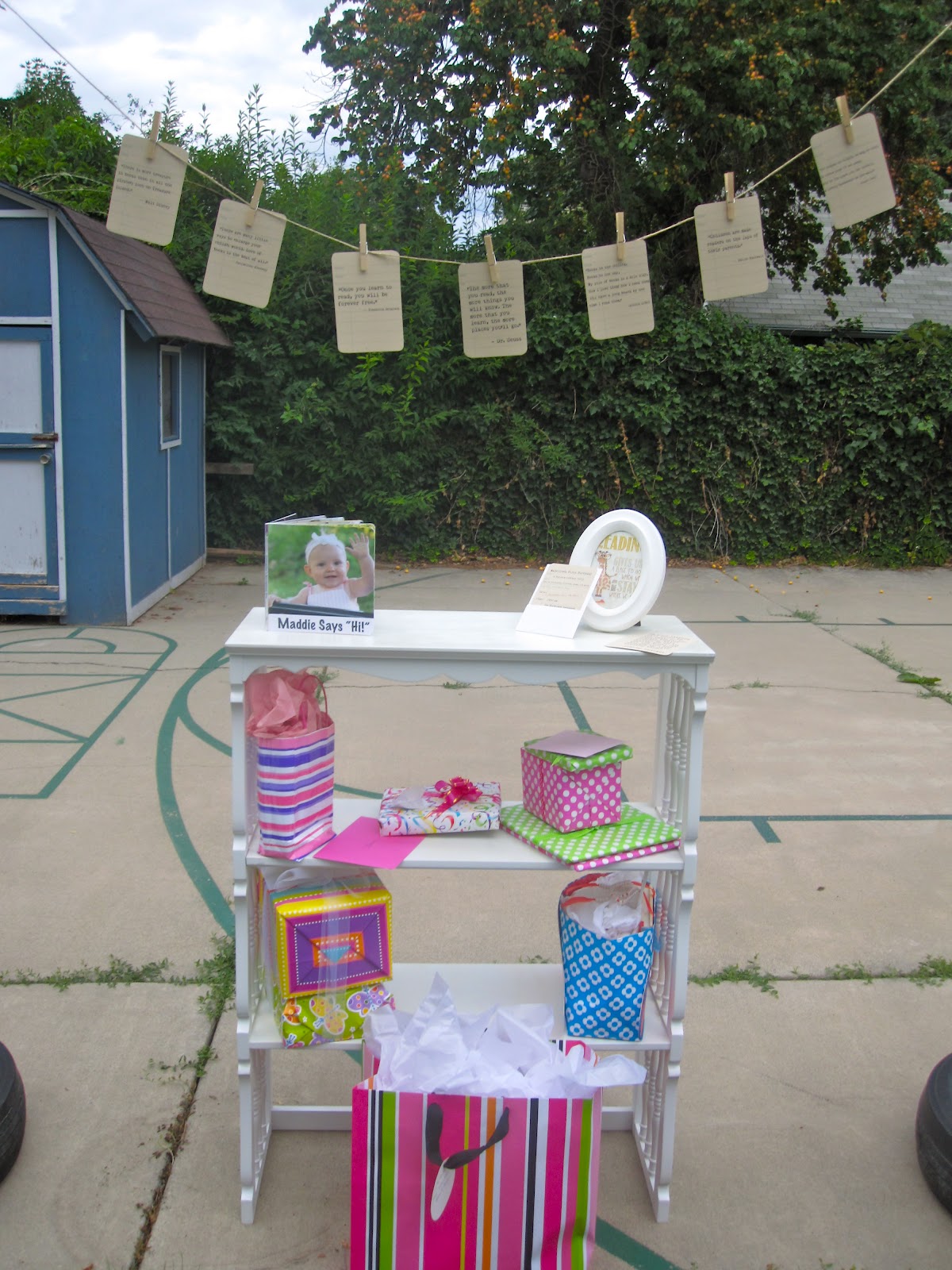 HanDIY Tutorials: Madeline's First Birthday: A Build-A-Library Party