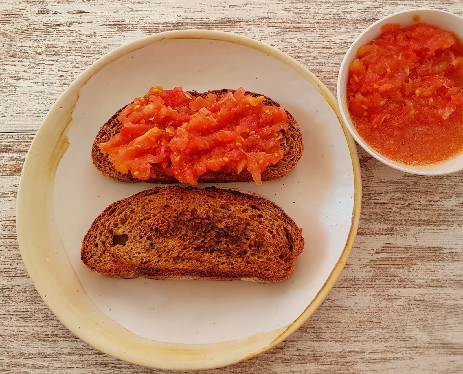 Hogaza de pan de trigo integral rápida. Ideal para tostadas