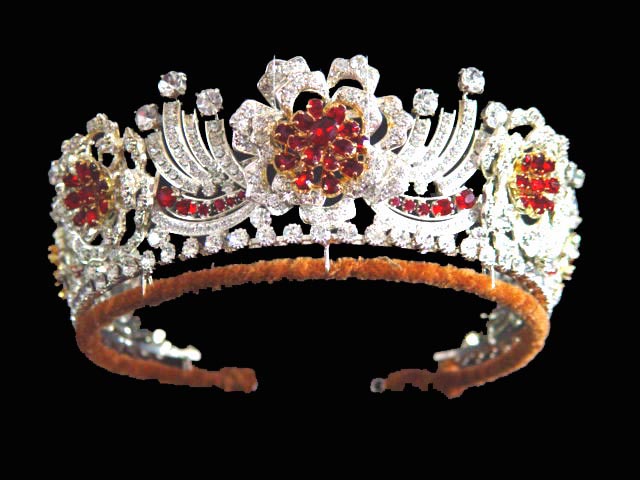 JEWELS OF THE BLUE PLANET: ROYAL TIARAS