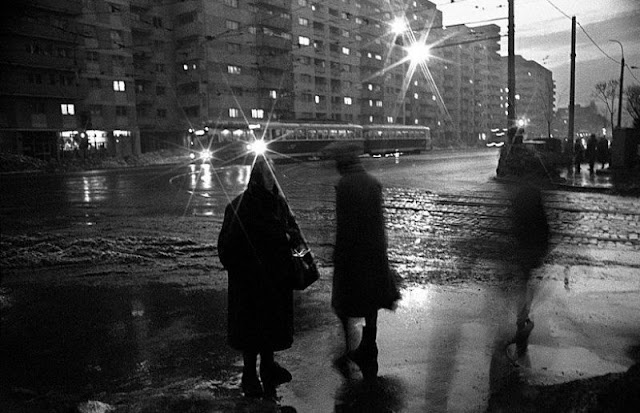 30 Astonishing Vintage Photographs Capture Everyday Life in Bucharest ...