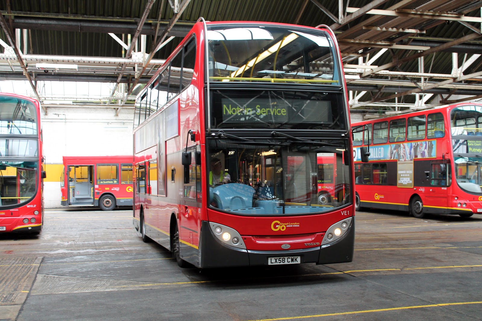 The Circle of London : Go Ahead London Putney Garage [AF]