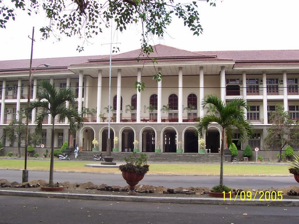 blog foto 4: Gedung Pusat UGM Yogyakarta