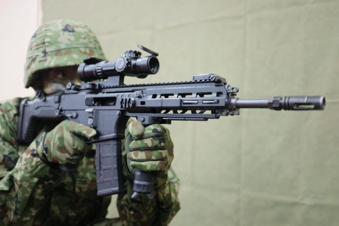 FDRA - Fuerza Terrestre: Fusil de asalto: Howa Tipo 20 (Japón)