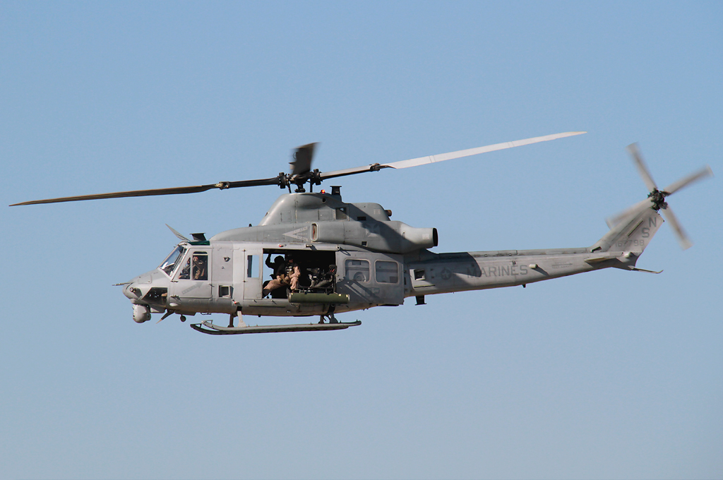 Aero Pacific Flightlines: USMC Bell UH-1Y "Venom" at Long Beach Airport