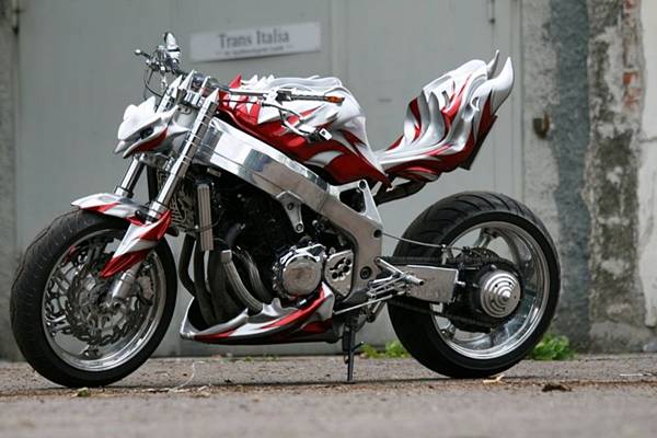 Formula 1 Moto Gp: Street Fighter Bimbos Bikes Wallpapers