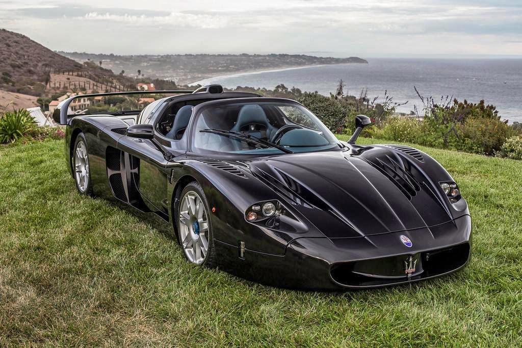 Passion For Luxury : Black Maserati MC12