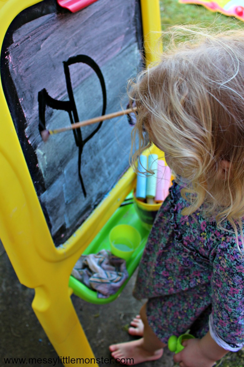 Painting with Water - a fun and easy to set up outdoor art idea - Messy ...